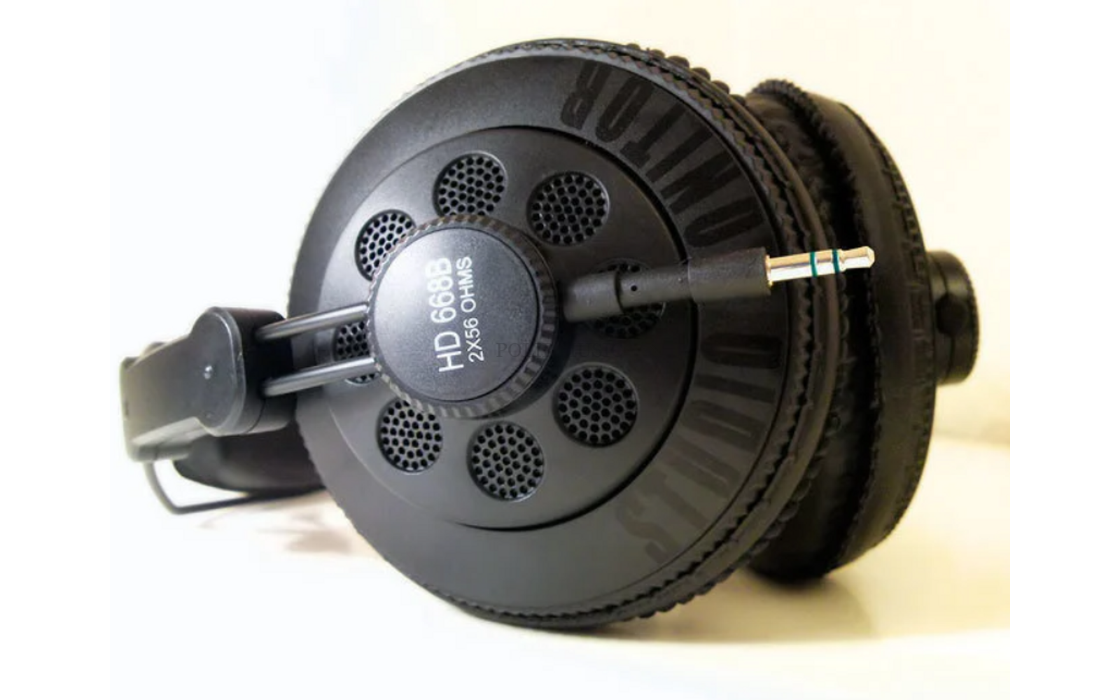 Superlux HD-668B fekete félig nyitott felépítésű dinamikus fejhallgató - FEJ ÉS FÜL HALLGATÓ